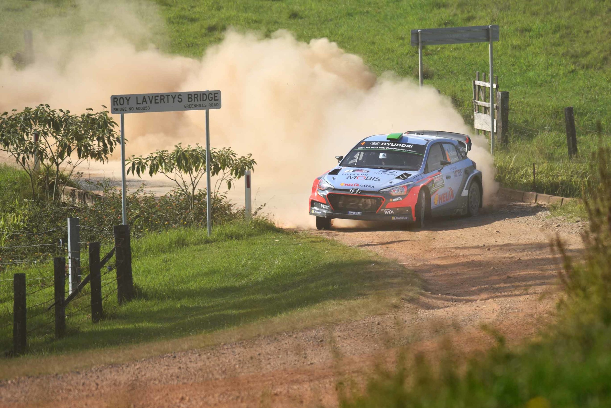 Paddon shows off his power slide | NZ Performance Car